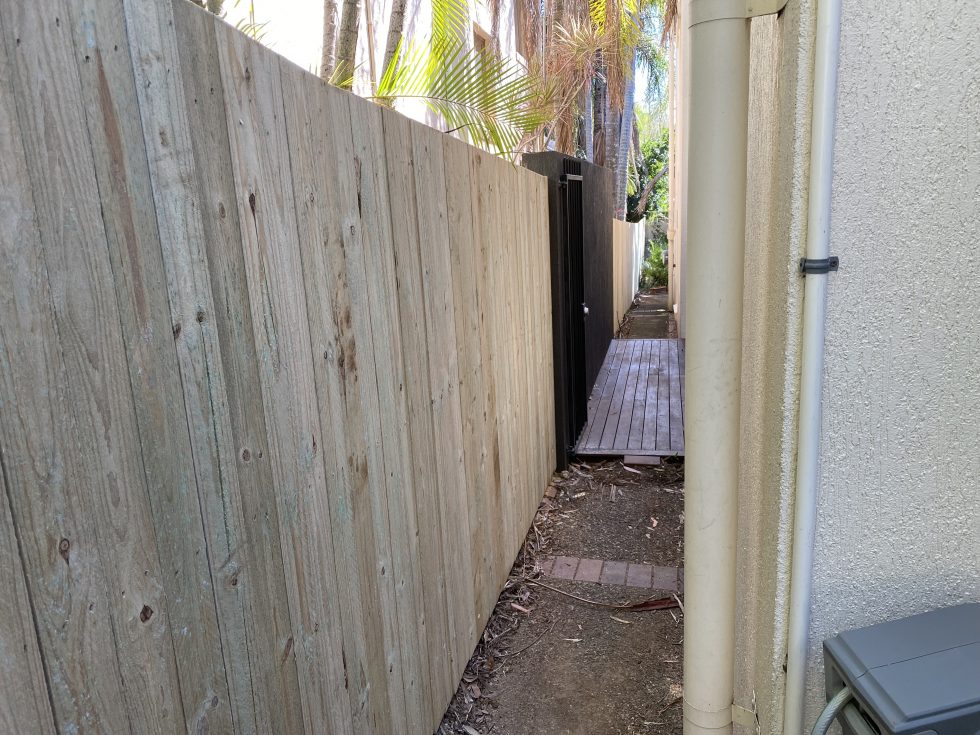 Affordable Fencing Brisbane From $795 - Timber or Colorbond Fences